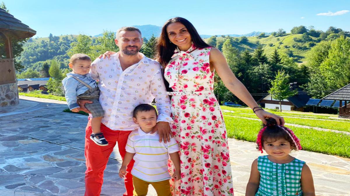 Golden Hour cu Jessie: Alexandra Păcuraru, rolul de mamă și moderator ...