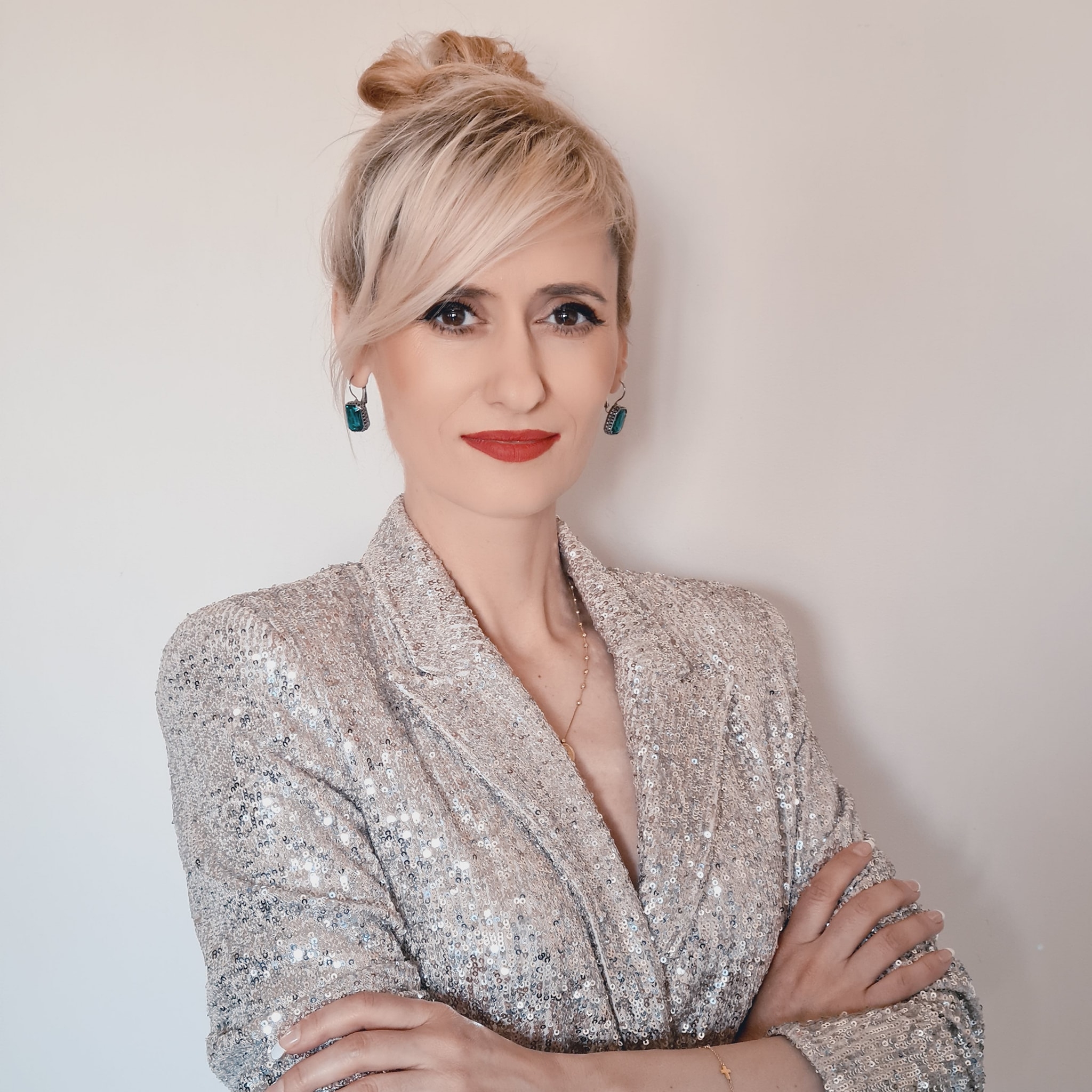 Oana Timofte la Golden Hour cu Jessie: Previziuni chinezești pentru ...